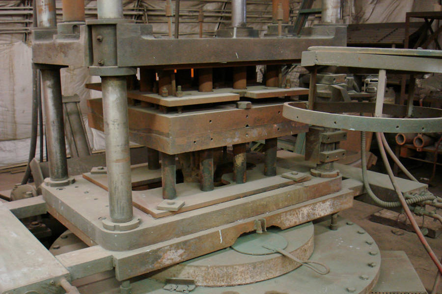 Used Dimo VR Vertical Low Pressure Casting Machine For_Sale DCM-4001