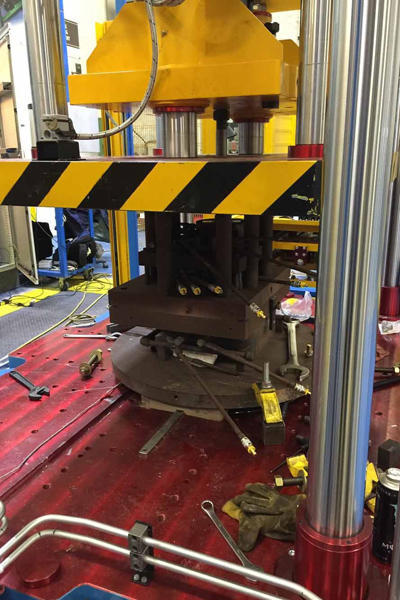 Picture of LPM BPSC-800/8 S/M Vertical Low Pressure Permanent Mold ...